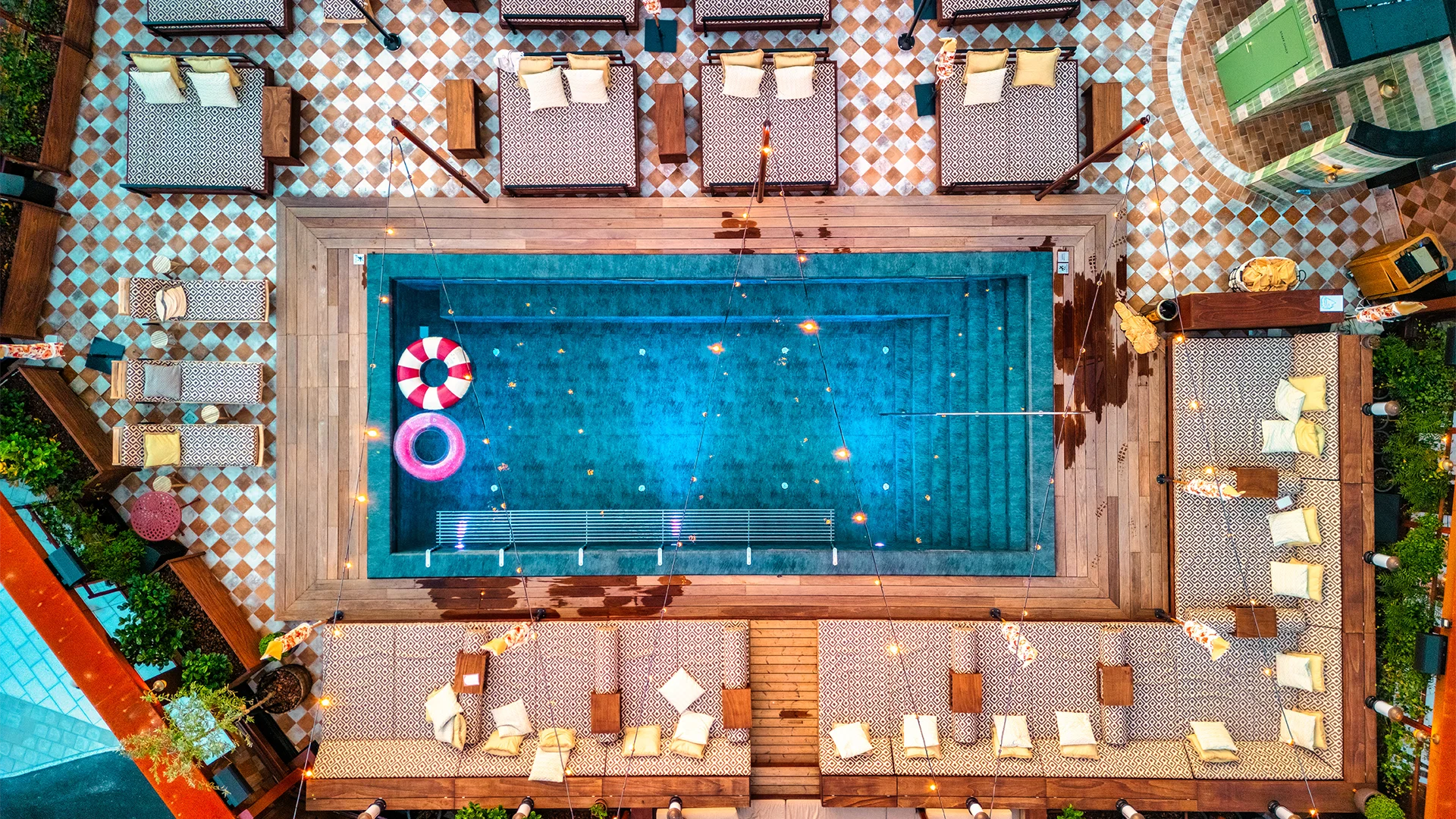 Pam's Pool Deck & Lounge - Jacy'z Hotel & Resort